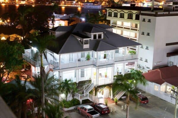 Best Places to Meet Women in Belize City